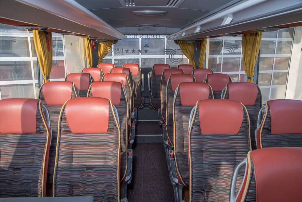 Bus mieten – ganz individuell Gruppenreisen oder Ausflüge gestalten
